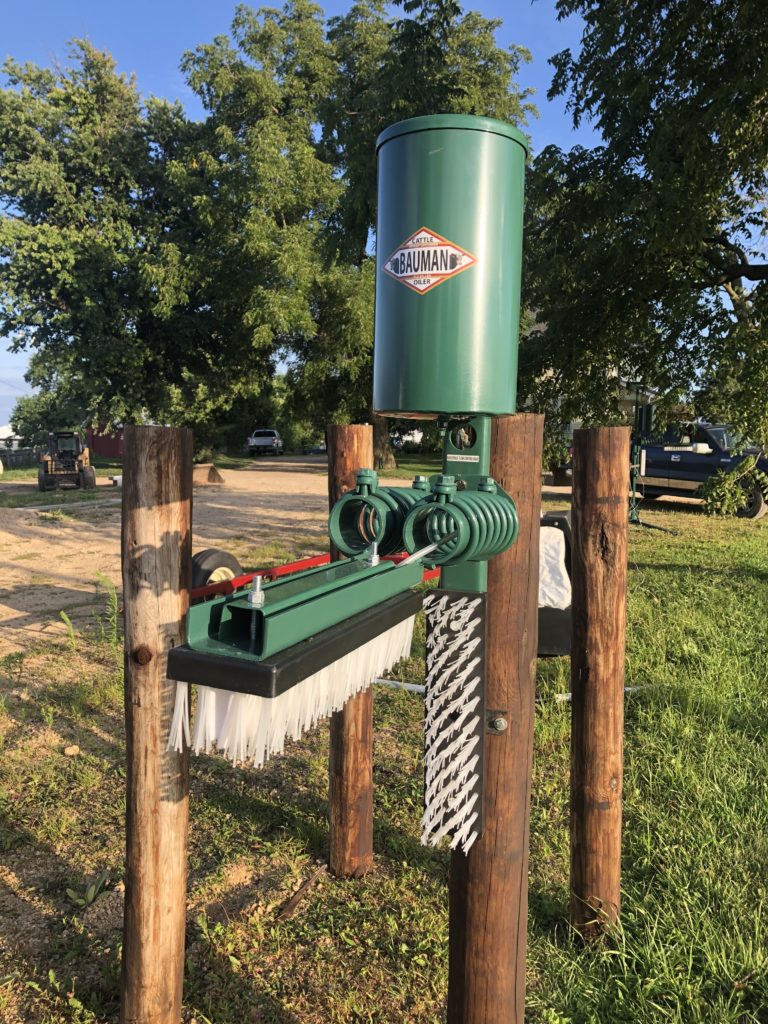 Double Spring Brush Oiler | Parman Farm Supply | Belmont, WI